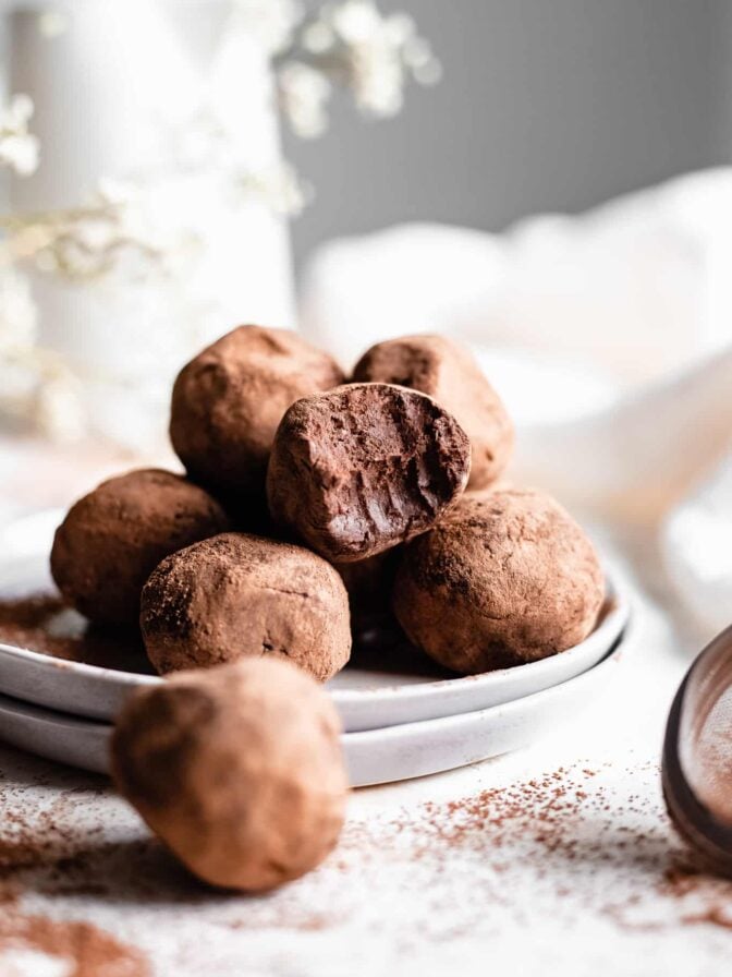 Healthy Vegan Chocolate Truffles Recipe (EASY) | The Banana Diaries