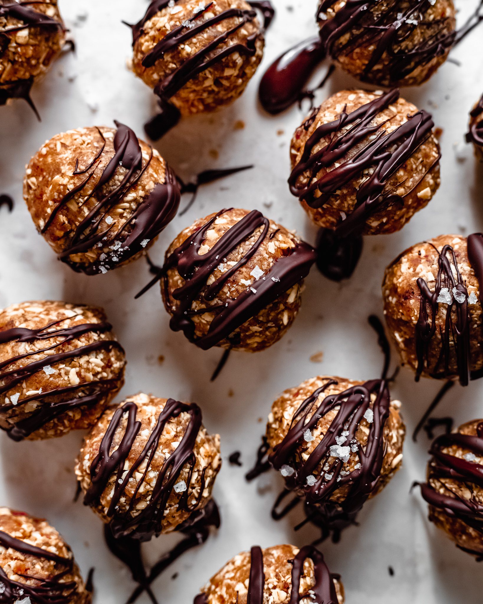 Easy 3 Ingredient Peanut Butter Oatmeal Bites | The Banana Diaries