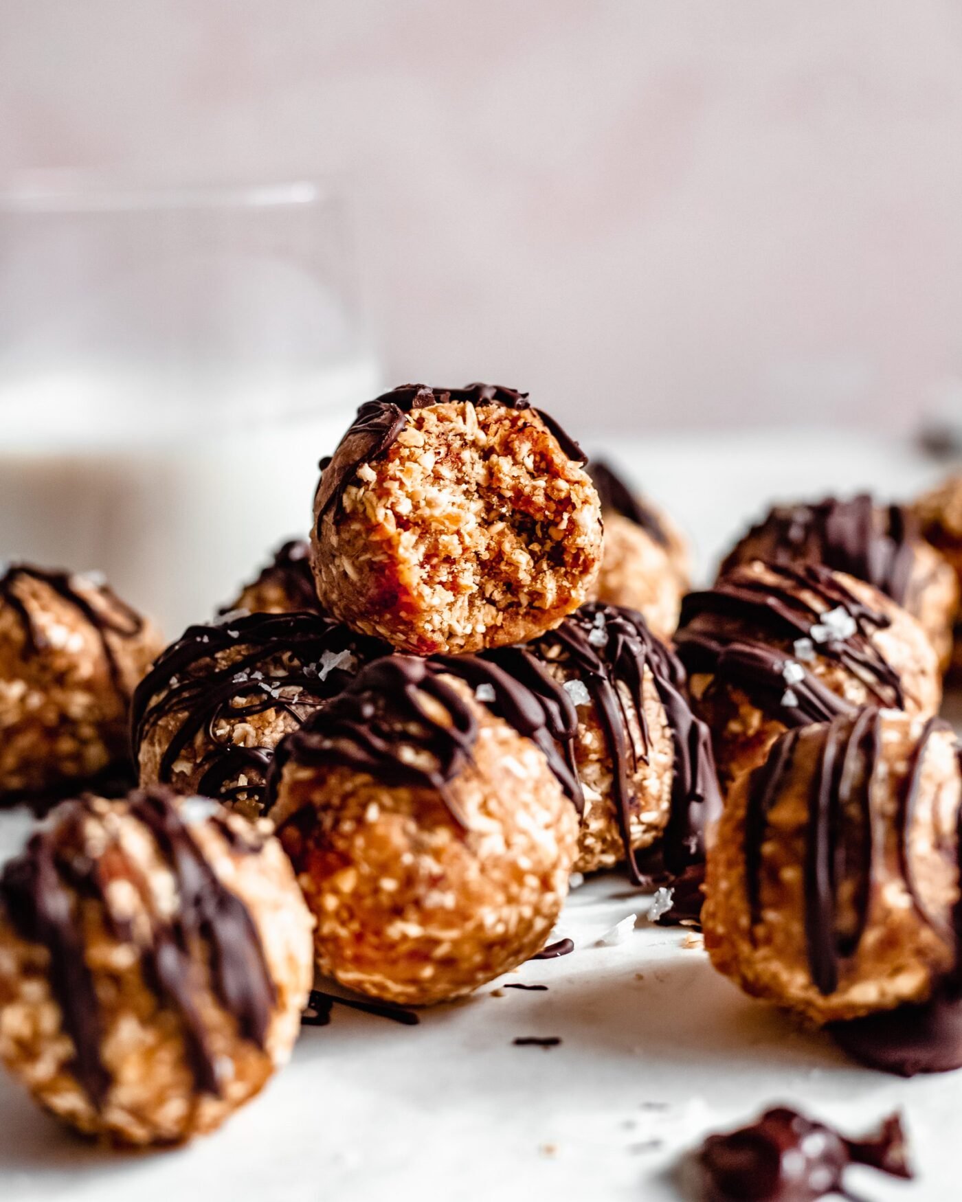 Easy 3 Ingredient Peanut Butter Oatmeal Bites | The Banana Diaries