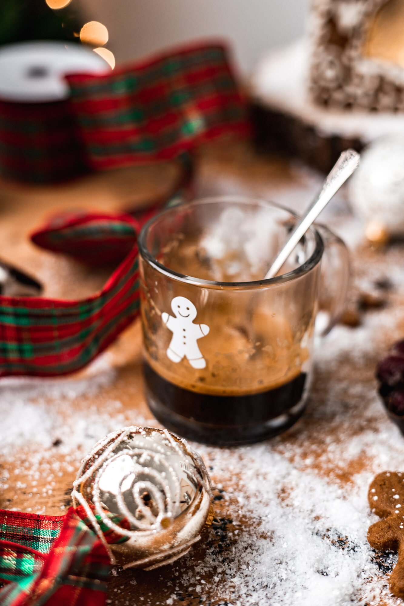 Easy Vegan Gingerbread Latte (Better Than Starbucks!) | The Banana Diaries