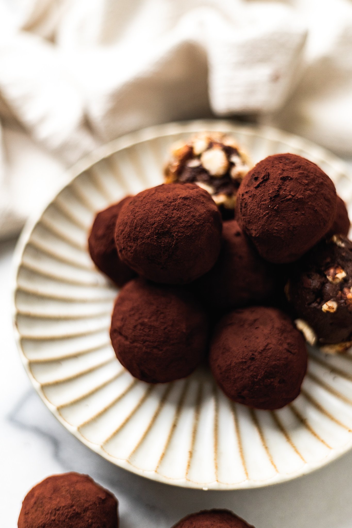 Easy Vegan Truffles (4 ingredients!) | The Banana Diaries