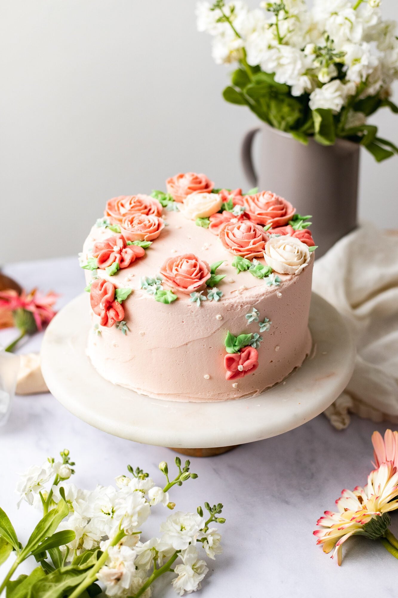 Easy Buttercream Flower Cake (How to make buttercream flowers!) | The ...