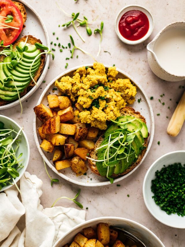 Fluffy Vegan Chickpea Scramble Recipe (Super Easy!) | The Banana Diaries
