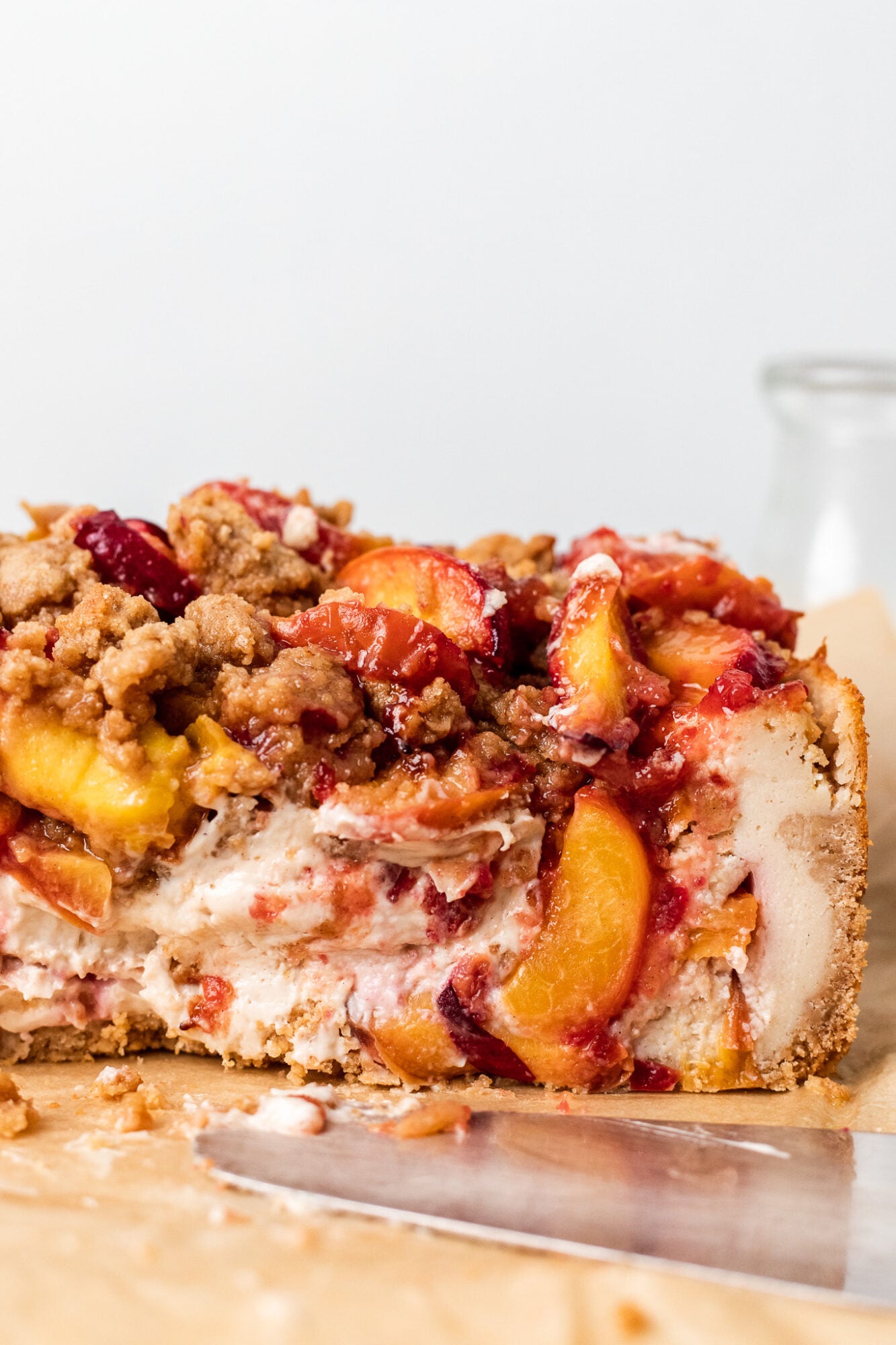 Creamy Vegan Peach Cobbler Cheesecake | The Banana Diaries