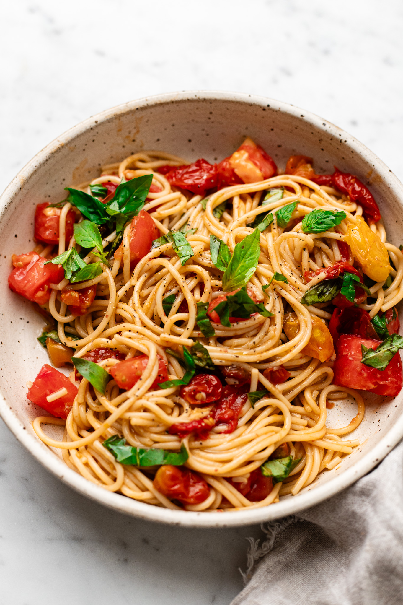 30 Minute Fresh Bruschetta Pasta with Roasted Garlic | The Banana Diaries