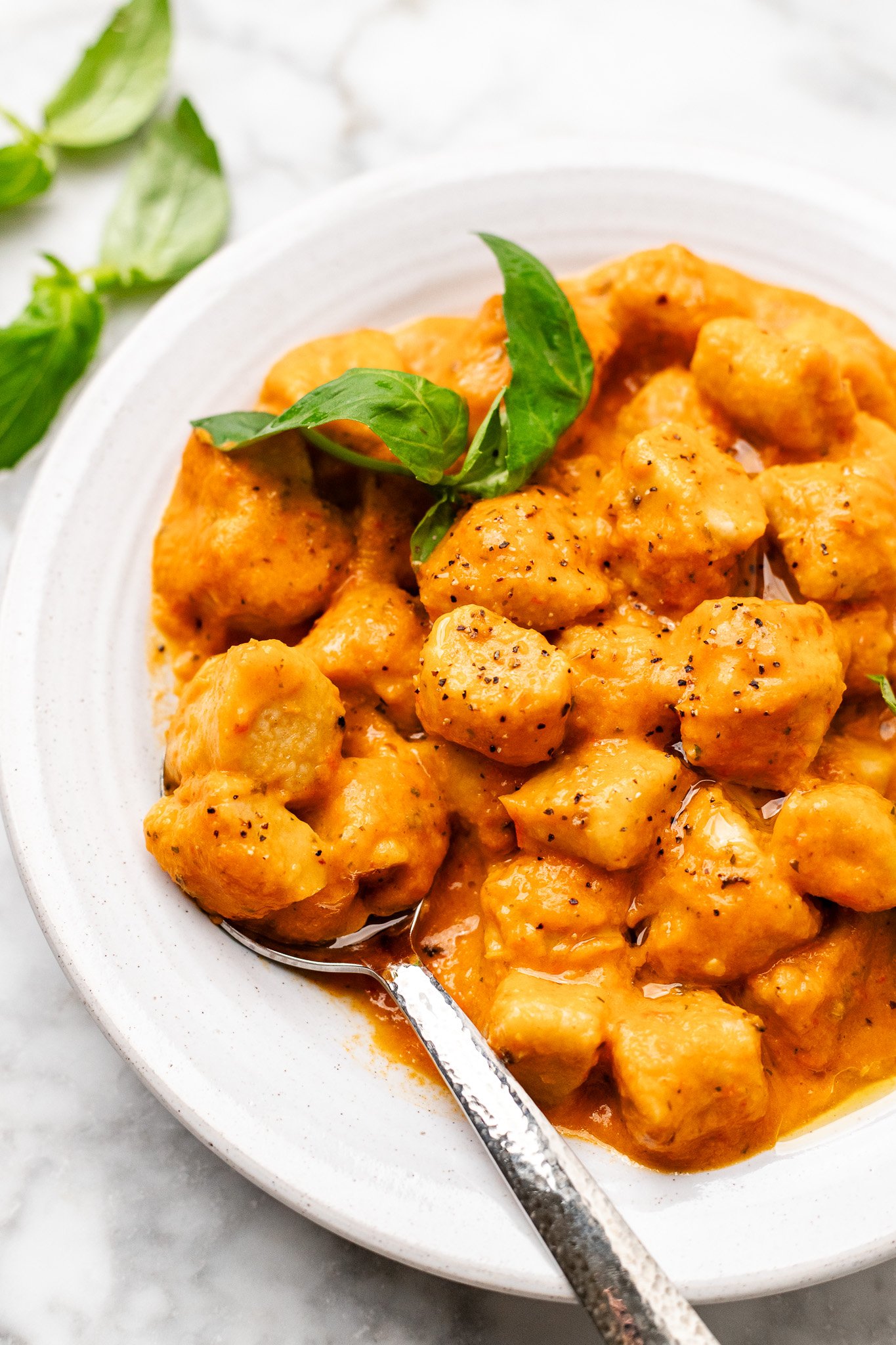 Oven Roasted Red Pepper Pasta with Fresh Bell Peppers | The Banana Diaries