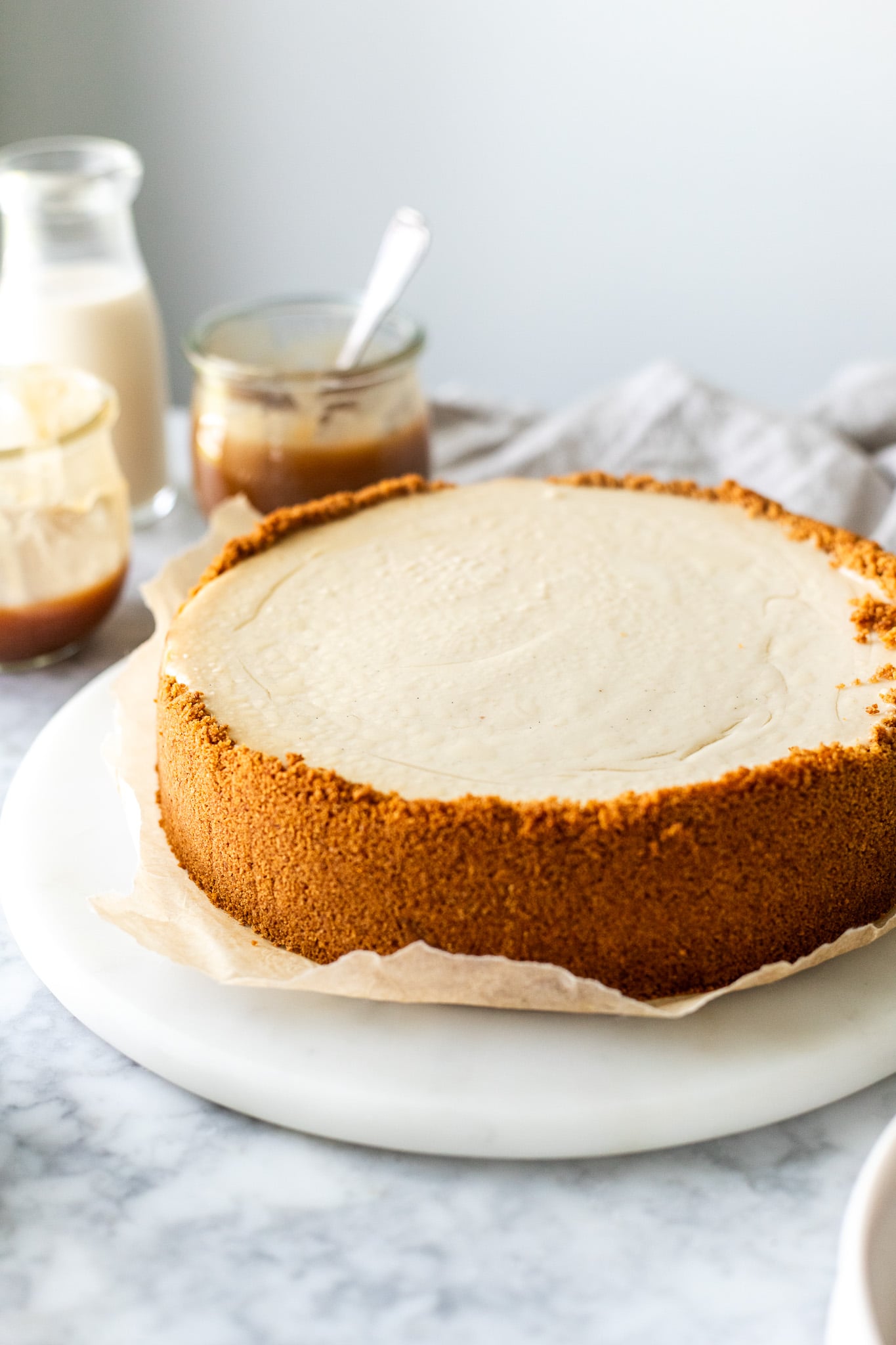 Easy Ultra Creamy Vegan Salted Caramel Cheesecake - No nuts, no coconut ...