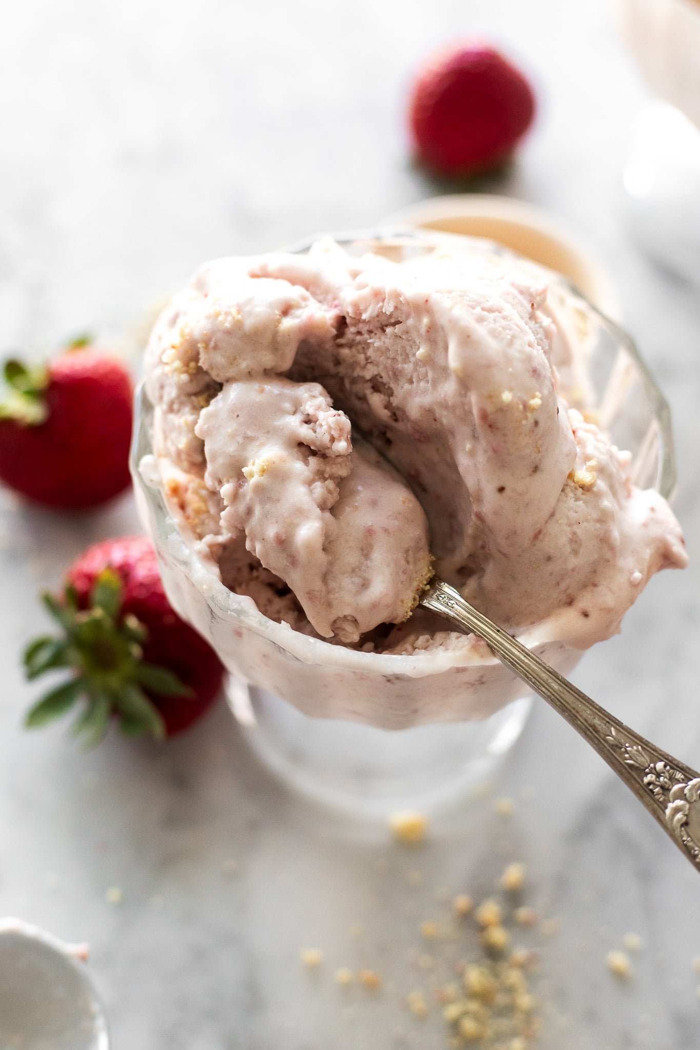 4 Ingredient Creamy Vegan Strawberry Ice Cream | The Banana Diaries